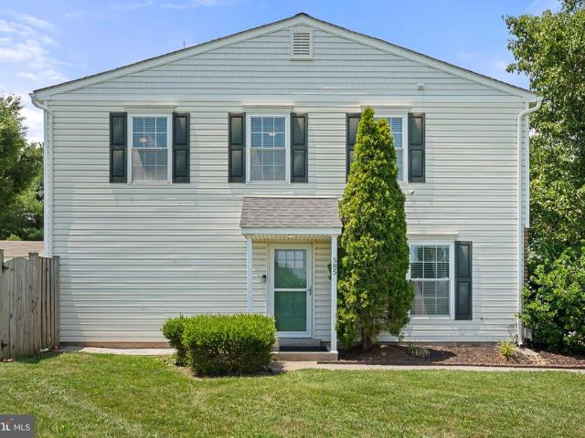 585 Lancaster Place