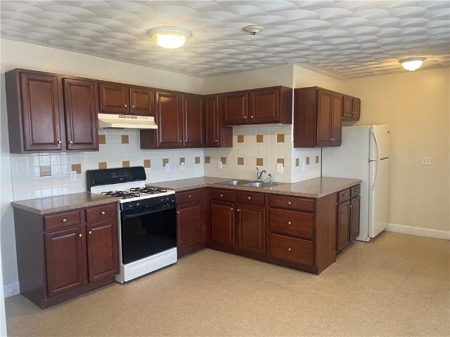 585 Main Street 2B