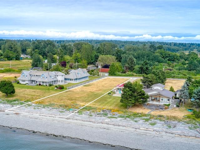 585 Marine Dr, Point Roberts, WA 98281 | MLS #2401