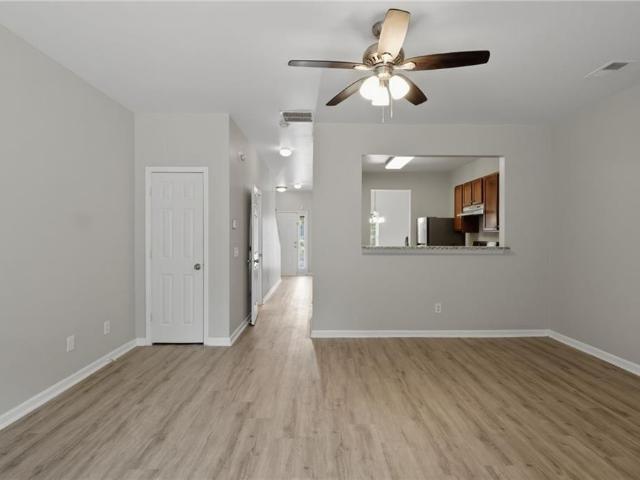 585 Mcwilliams Road SE 2702