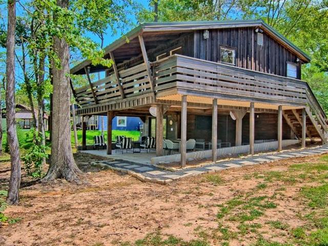 585 N Evergreen Dr, Burkeville, TX 75932