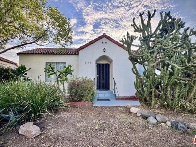 585 N Irving Blvd, Los Angeles, CA 90004