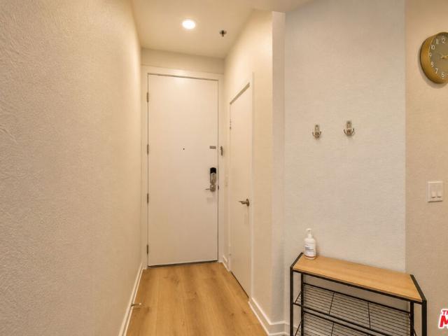 585 N Rossmore Avenue 209