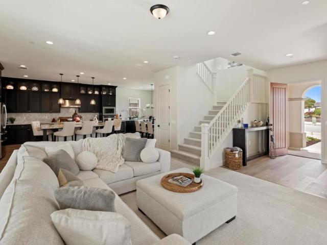 585 Santa Lucia Way