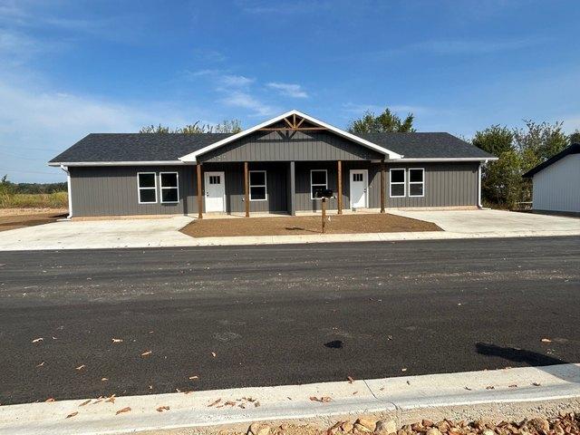 585 Panich St Unit A, Pleasant Hope, MO 65725