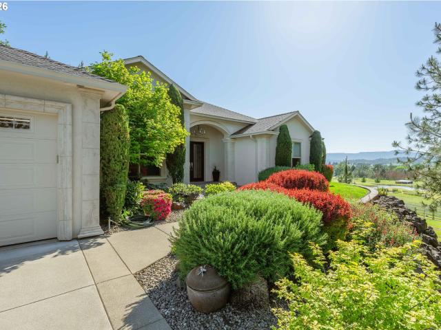 585 pegasus ln