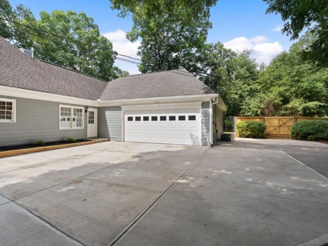 585 Rosewood Trail