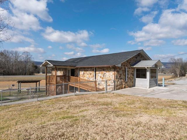 585 Richland Street