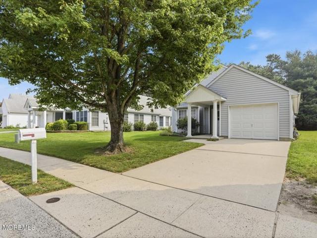585 Waterford Dr, Manchester, NJ 08759