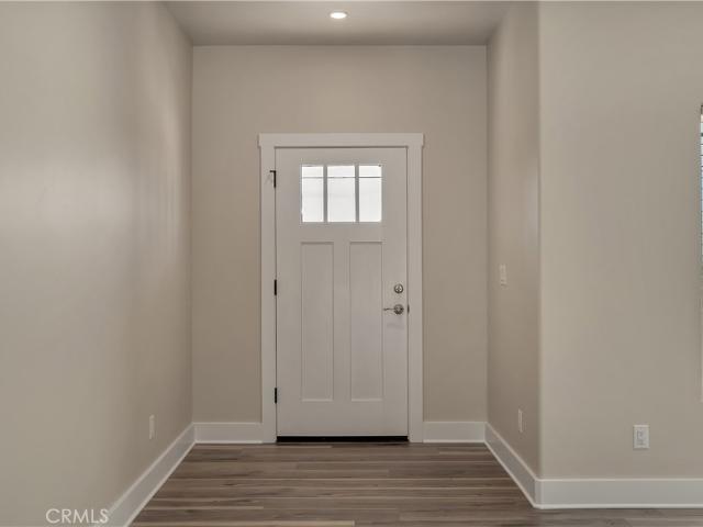 585 Valley View