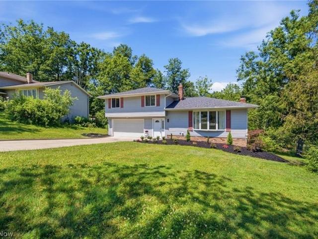 5864 North Oval, Solon, OH 44139