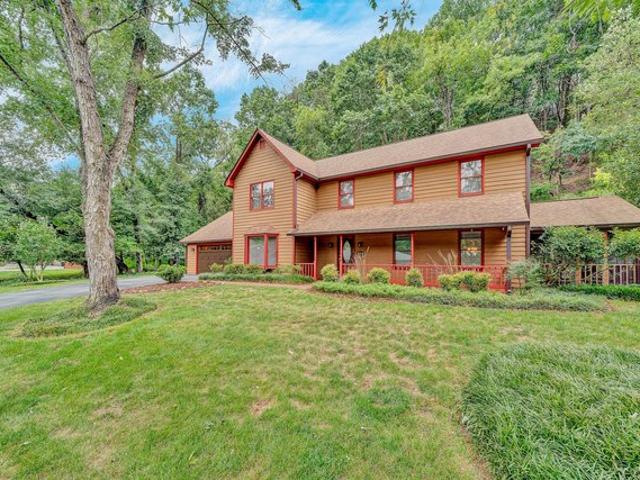 5864 Lakemont Dr, Roanoke, VA 24018