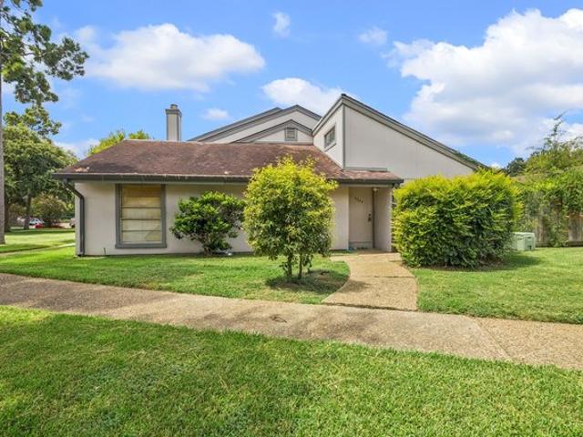 5864 Village Forest Ct, Houston, TX 77092