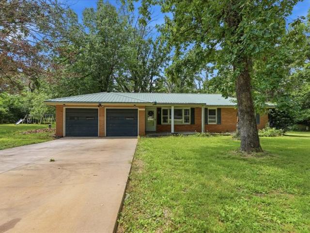 5866 E Linda St, Rogersville, MO 65742