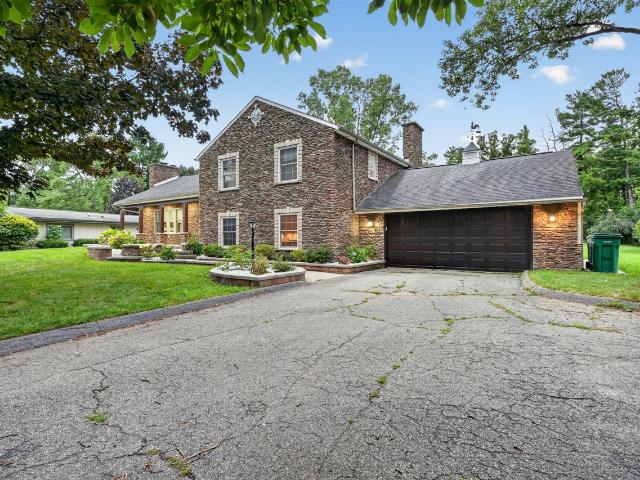 5866 Pine View Drive