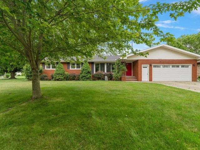 5866 Ponderosa Dr, Stevensville, MI 49127