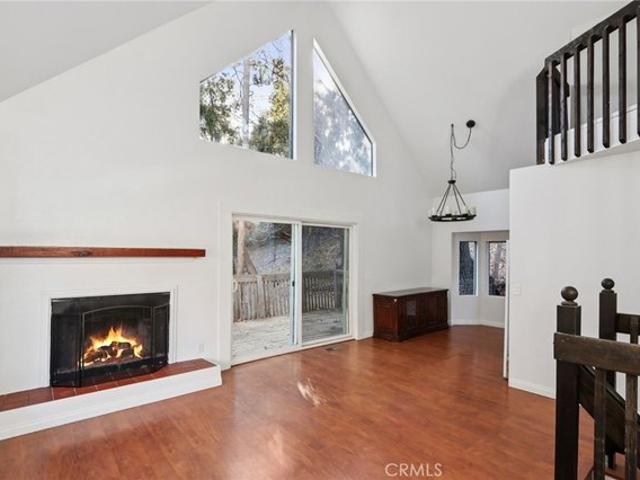 5866 Robin Oak Dr, Angelus Oaks, CA 92305