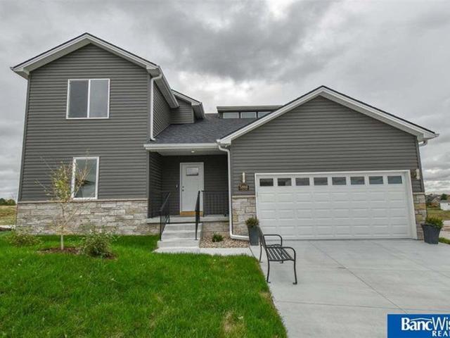 5866 S 94th St, Lincoln, NE 68526