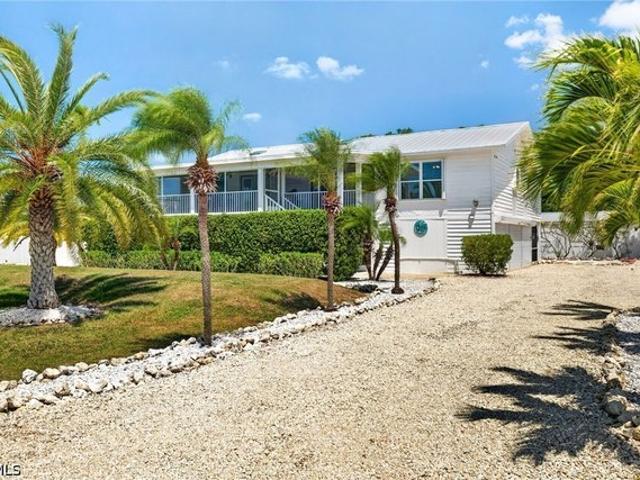 5866 Tahiti Dr, Bokeelia, FL 33922