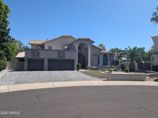 5866 W Del Lago Cir, Glendale, AZ 85308