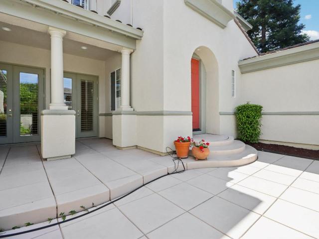 5867 Gleneagles Circle