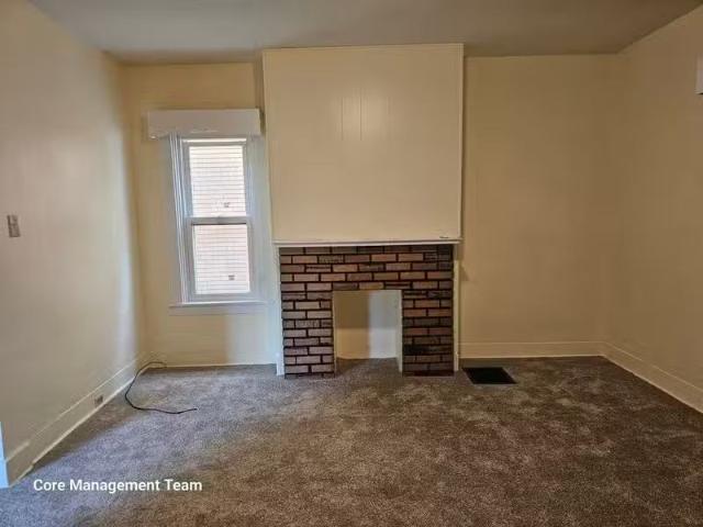 58682102 323 Reifert St