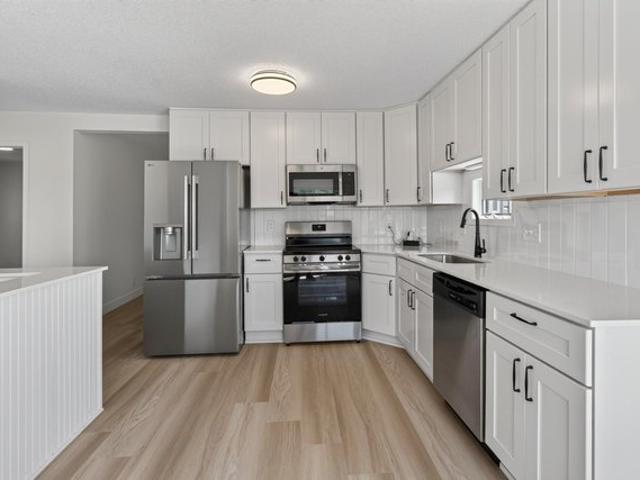 5868 Rice Lake Rd, Duluth, MN 55803