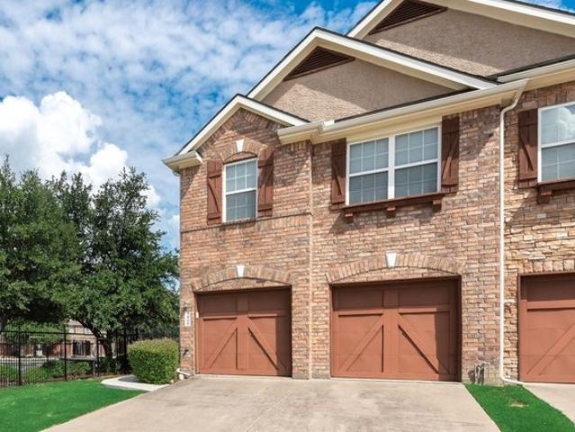 5868 Stone Mountain Rd, The Colony, TX 75056