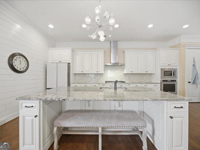 5869 Chickasaw Lane