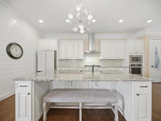 5869 Chickasaw Lane