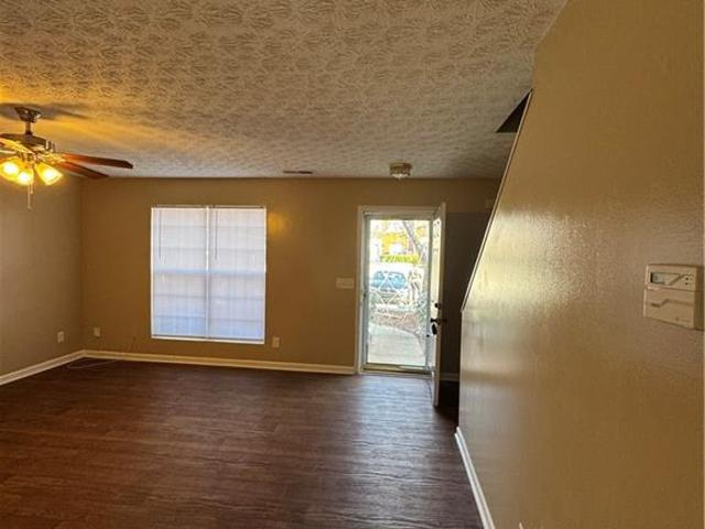 5869 Strathmoor Manor Circle