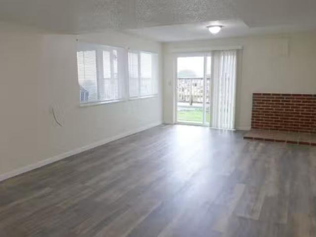 58606388 3926 Grand Ave