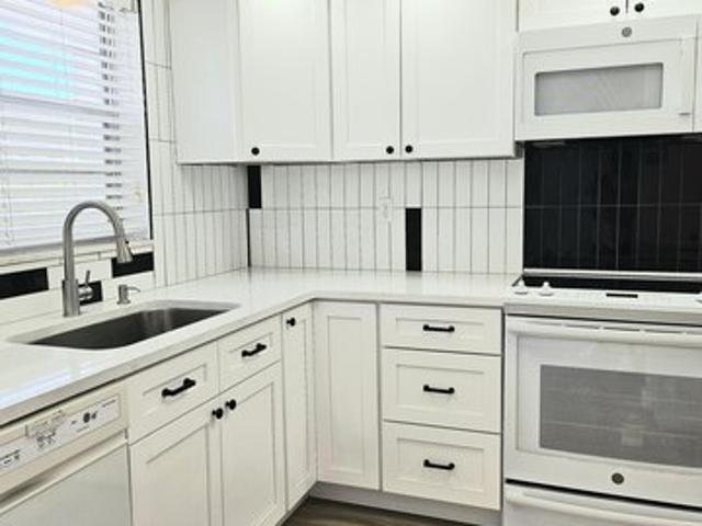 5860 NW 44th St Apt 412, Lauderhill, FL 33319