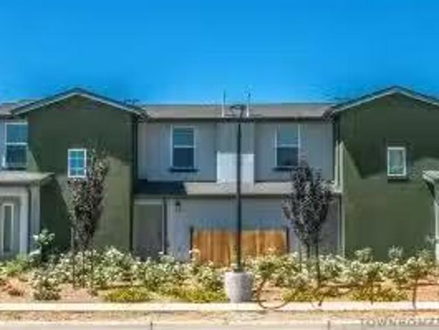 5860 W Santa Ana Ave, Fresno, CA 93722