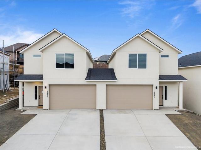 5861 and 5865 W 40th Ct, Kennewick, WA 99338