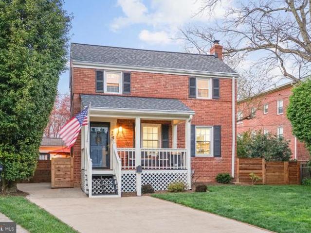 5861 15th Rd N, Arlington, VA 22205