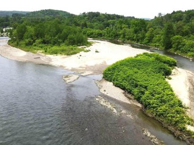 5863 Vermont Route 14, Royalton, VT 05068