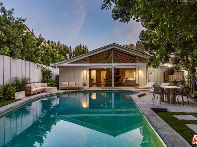 586 Lorna Ln, Los Angeles, CA 90049 | MLS #26761 | Compass