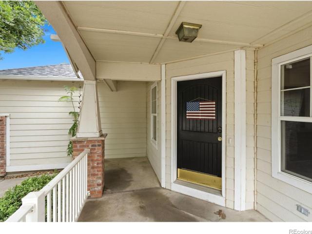586 Magpie Drive