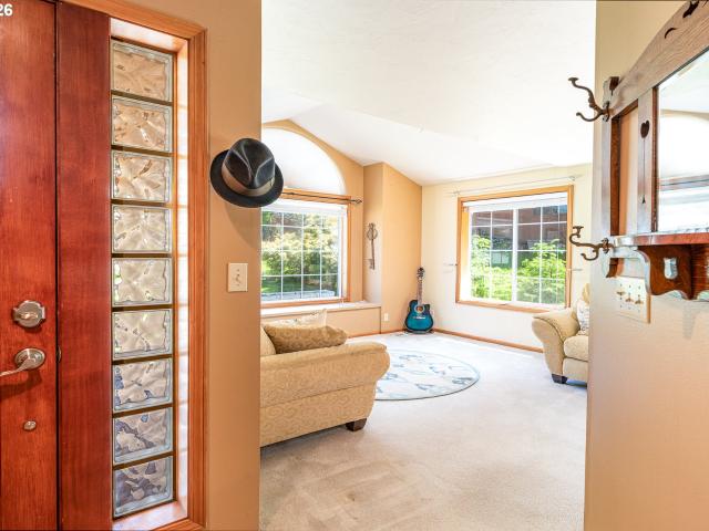 586 S 68TH PL