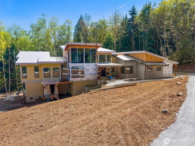 586 Samish Springs