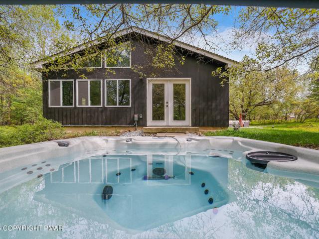 586 Scenic Drive