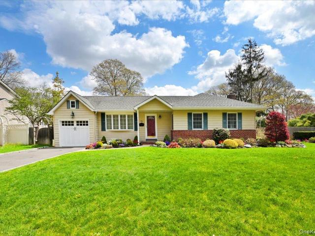 586 Seaford Ave, Massapequa, NY 11758 | MLS #988686 | Compass