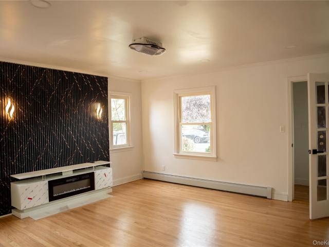 586 Stratford Road
