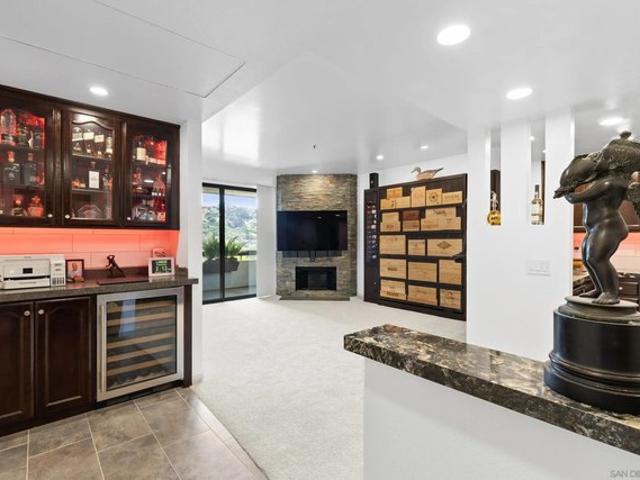 5875 Friars Rd Apt 4410, San Diego, CA 92110