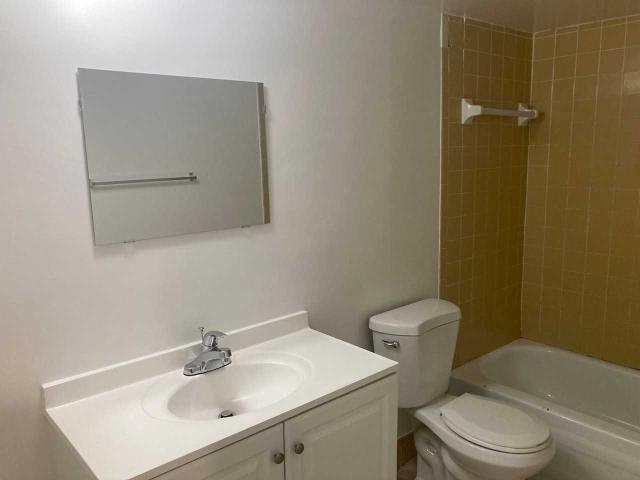 5875 SW 41 St 2 Bedroom Apartment for Rent at 5875 Sw 41st St, Davie, FL 33314