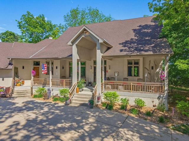 5876 N County Road C, Chenequa, WI 53058