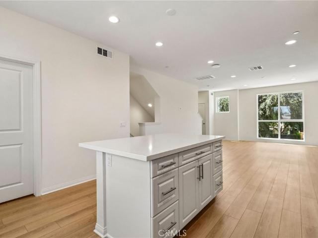 5876 Linden Ave Avenue 7