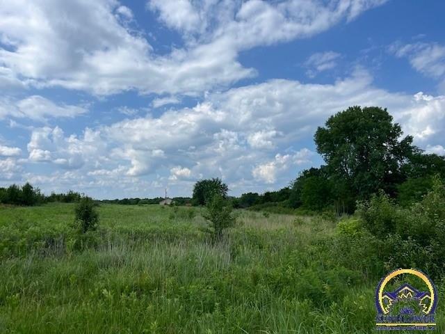 5870 SE 53rd St, Berryton, KS 66409