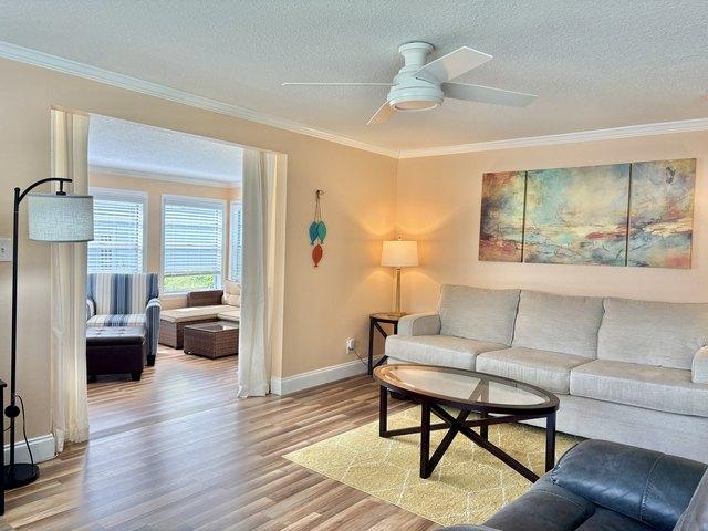 5872 Camelot Dr S Unit 208, Sarasota, FL 34233